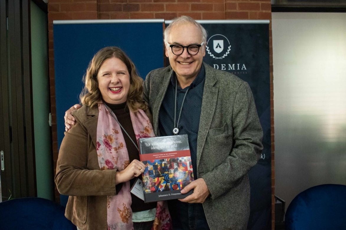 Boeiende boek oor Afrikaanse media verskyn by Akademia Uitgewery - Akademia