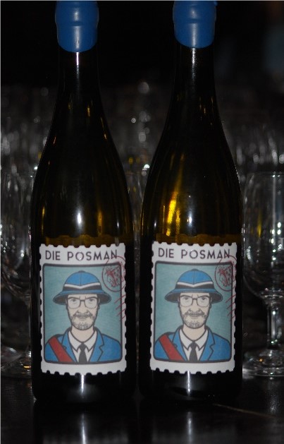 Klink ŉ glasie saam met die Akademia-wynvereniging - Akademia